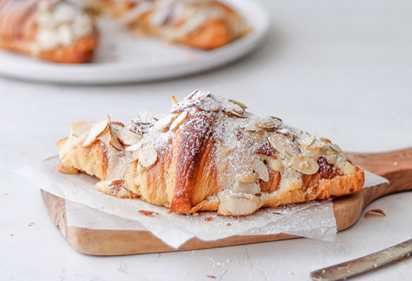 Almond Croissant – COBS Bread USA